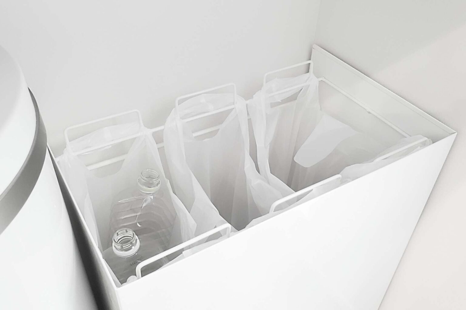 【注意】民泊のゴミは事業系廃棄物！5つの処理方法や注意点・費用を抑える方法を解説 – 民泊総合研究所